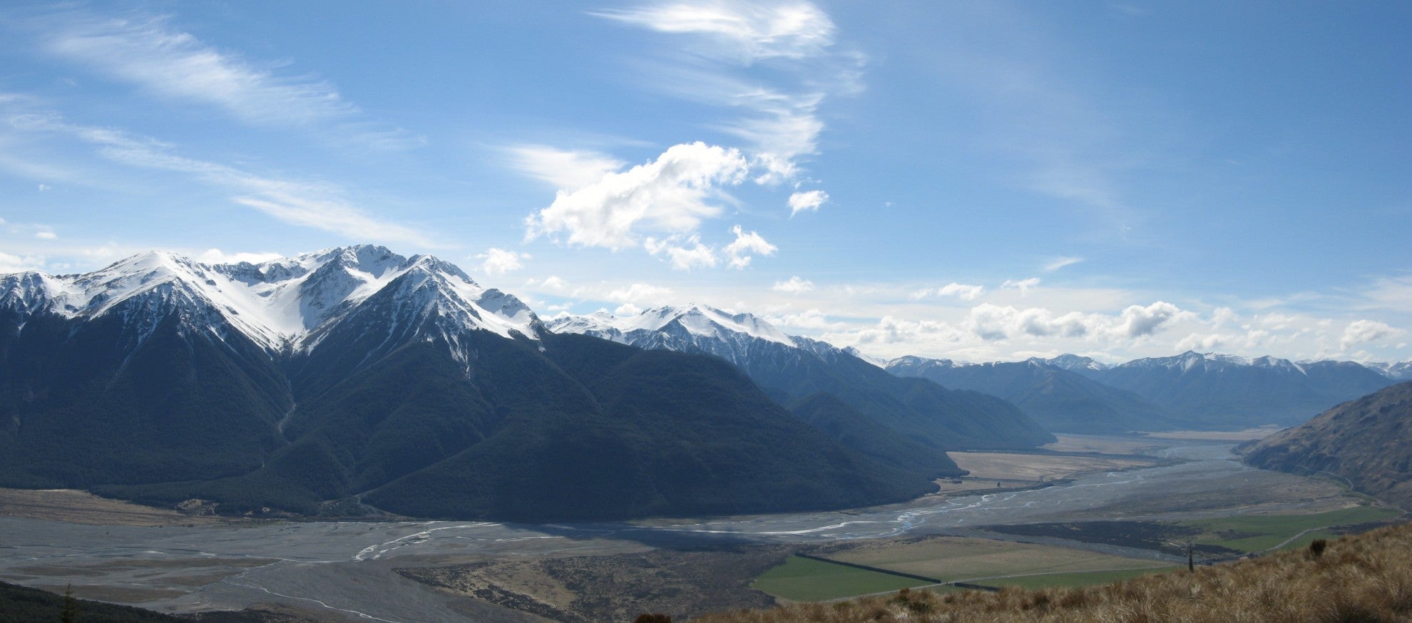 panorama-looking-down-waimak-river - Anatur Viagens e Turismo